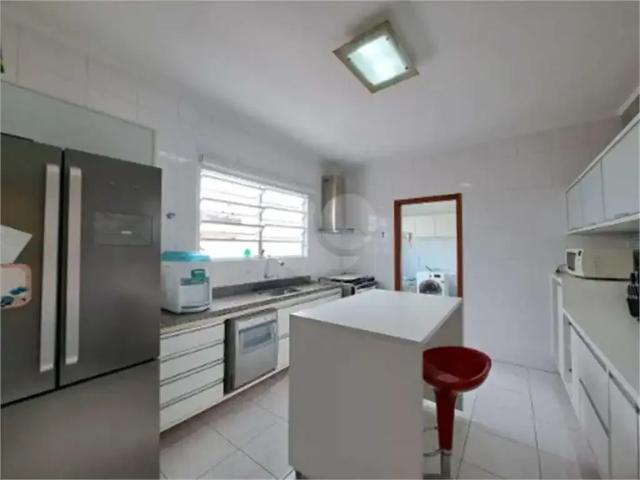 Casa / Sobrado para Locação em Santos/SP Aparecida 3 Quartos