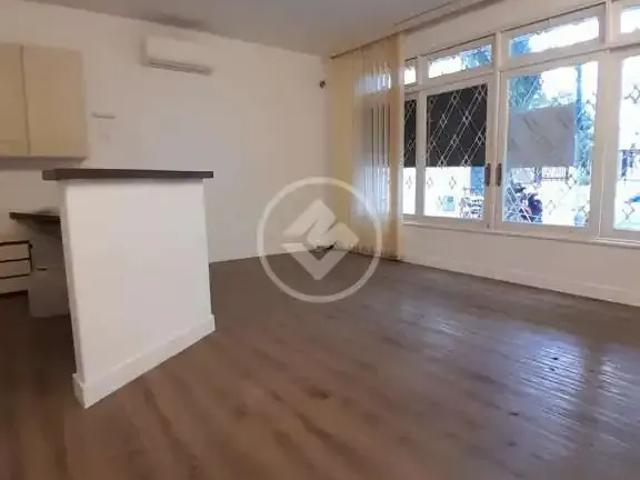 Casa / Sobrado para Locação em Santos/SP Boqueirão 11 Quartos