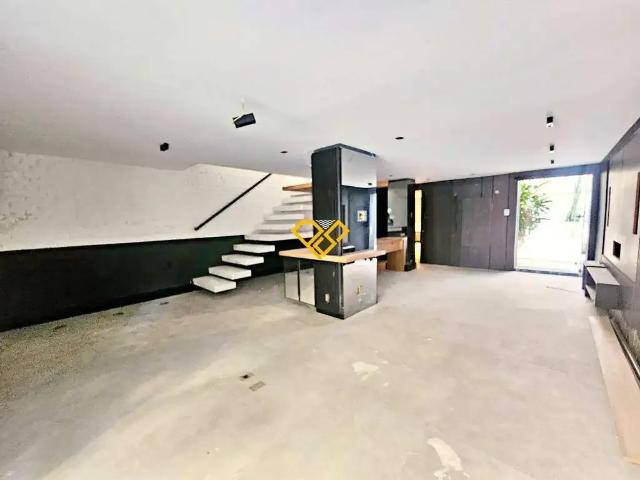 Casa / Sobrado para Locação em Santos/SP Boqueirão