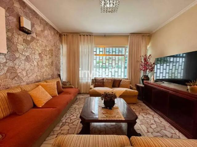 Casa / Sobrado para Locação em Santos/SP Gonzaga 4 Quartos