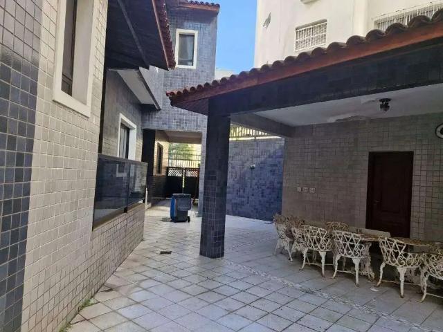 Casa / Sobrado para Locação em Santos/SP Gonzaga