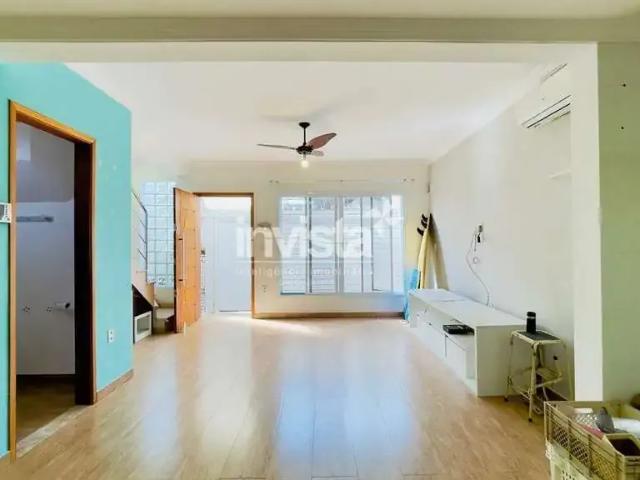 Casa / Sobrado para Locação em Santos/SP Embaré 2 Quartos