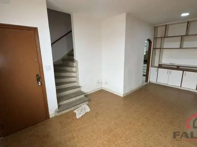 Casa / Sobrado para Locação em Santos/SP Embaré 2 Quartos