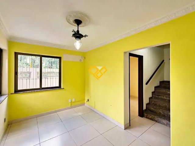 Casa / Sobrado para Locação em Santos/SP Embaré 3 Quartos