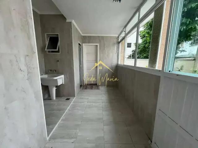 Casa / Sobrado para Locação em Santos/SP Embaré 3 Quartos