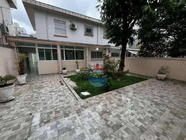 Casa / Sobrado para Locação em Santos/SP Embaré 3 Quartos