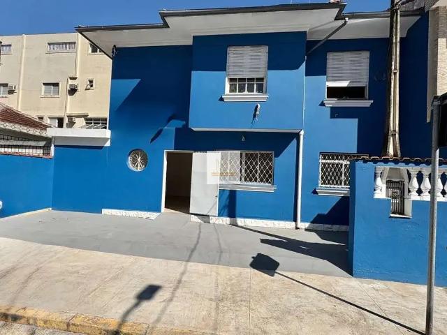 Casa / Sobrado para Locação em Santos/SP Embaré 3 Quartos