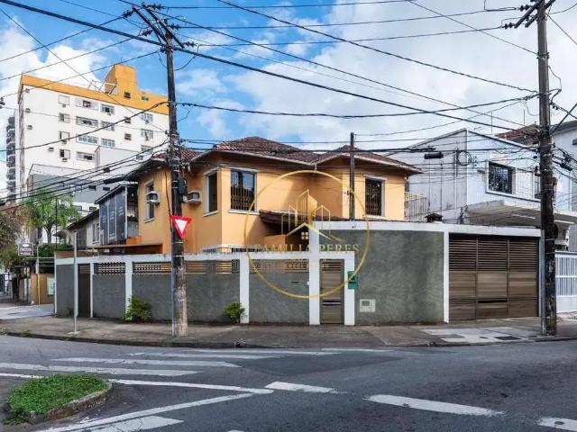 Casa / Sobrado para Locação em Santos/SP Embaré 3 Quartos