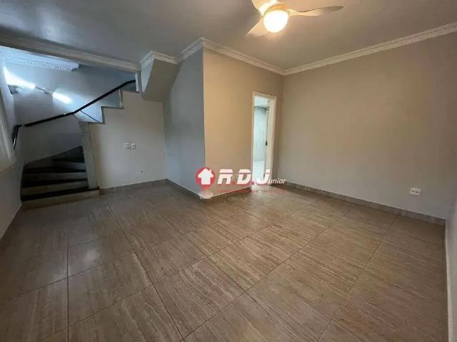 Casa / Sobrado para Locação em Santos/SP Embaré 3 Quartos