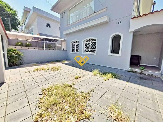 Casa / Sobrado para Locação em Santos/SP Embaré 3 Quartos
