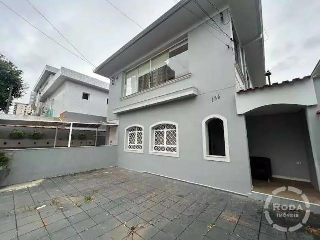 Casa / Sobrado para Locação em Santos/SP Embaré 3 Quartos
