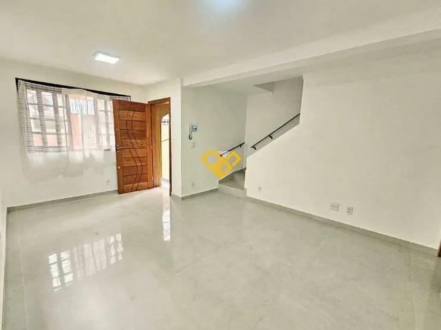 Casa / Sobrado para Locação em Santos/SP Embaré 3 Quartos