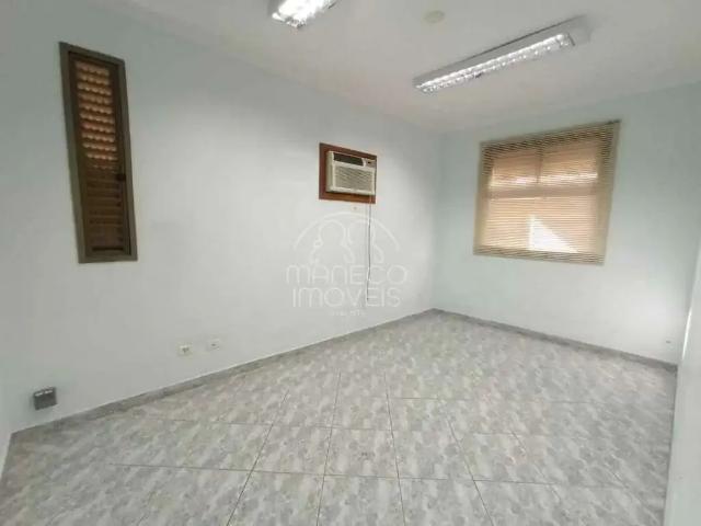 Casa / Sobrado para Locação em Santos/SP Embaré 4 Quartos