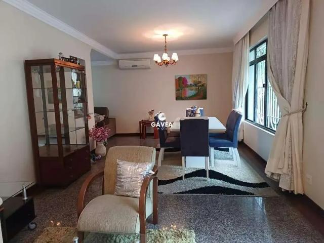 Casa / Sobrado para Locação em Santos/SP Embaré 4 Quartos
