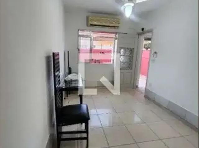 Casa / Sobrado para Locação em Santos/SP Saboó 2 Quartos
