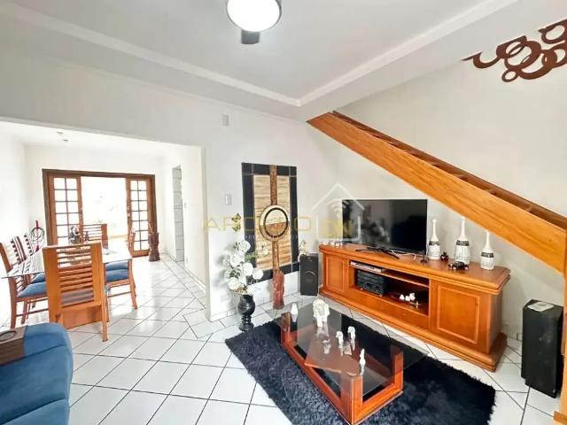 Casa / Sobrado para Locação em Santos/SP Pompéia 3 Quartos