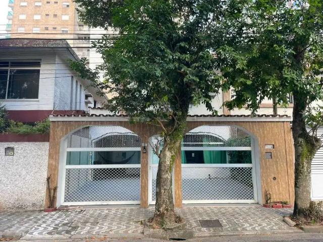 Casa / Sobrado para Locação em Santos/SP Ponta da Praia 3 Quartos
