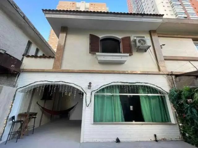 Casa / Sobrado para Locação em Santos/SP Ponta da Praia 3 Quartos