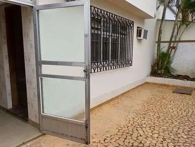 Casa / Sobrado para Locação em Santos/SP Ponta da Praia 2 Quartos