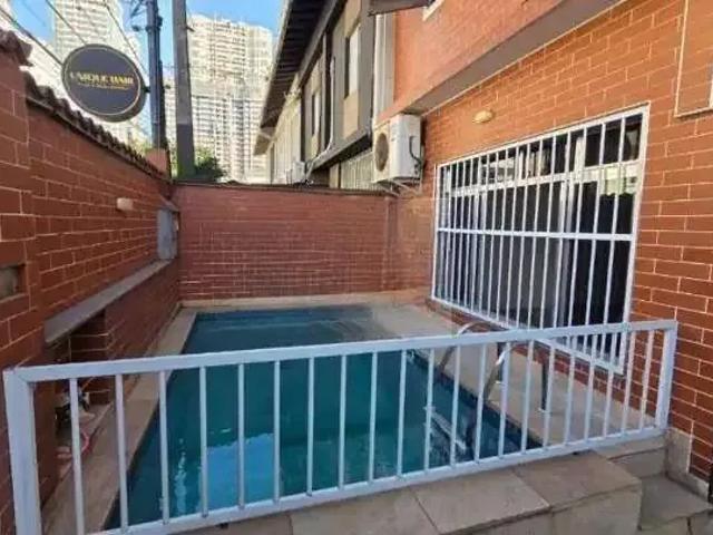 Casa / Sobrado para Locação em Santos/SP Ponta da Praia