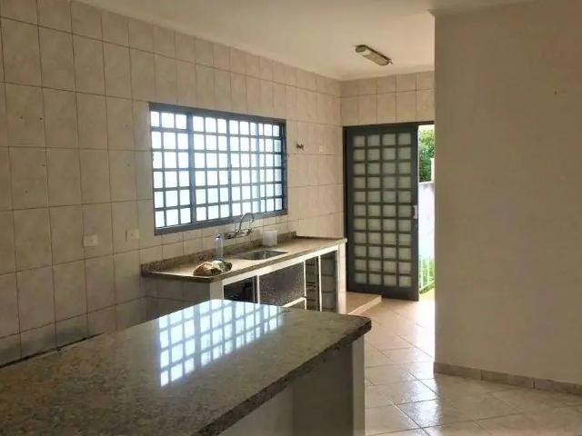 Casa / Sobrado para Locação em Santa Bárbara D'Oeste/SP Vila Linópolis I 3 Quartos
