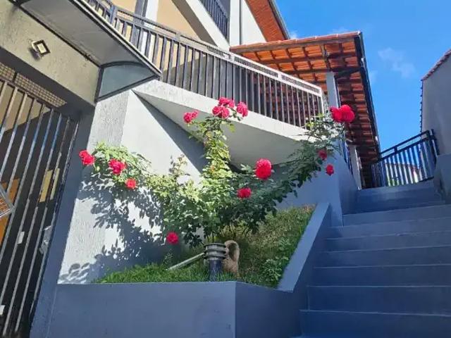 Casa / Sobrado para Locação em Santa Branca/SP Centro 3 Quartos