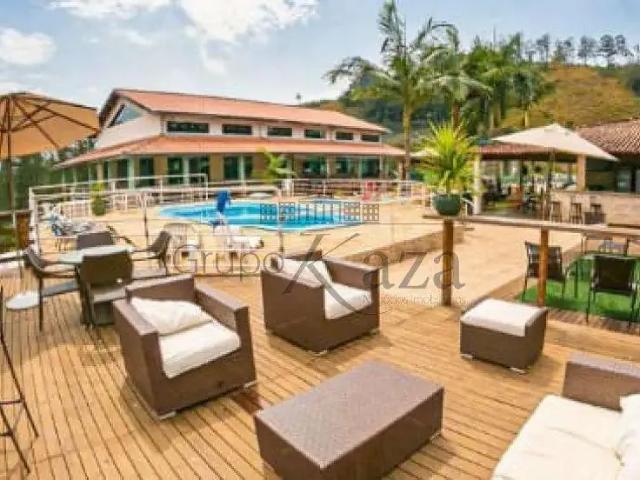 Casa / Sobrado para Locação em Santa Branca/SP Angola 3 Quartos