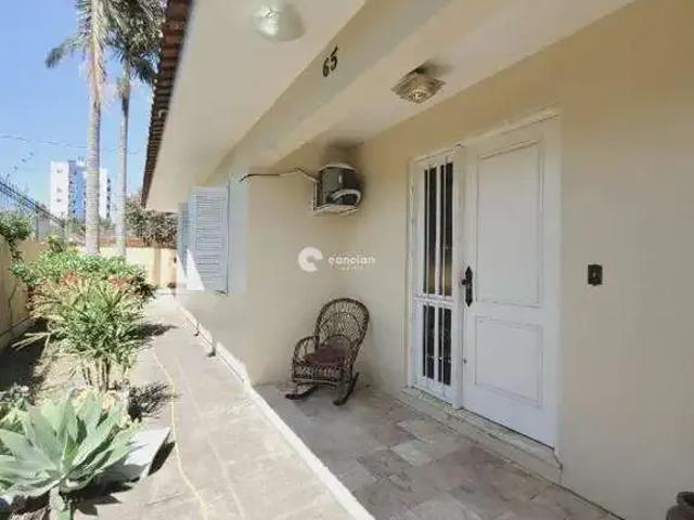 Casa / Sobrado para Locação em Santa Maria/RS Camobi 4 Quartos