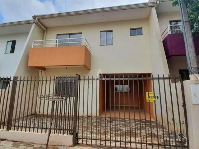 Casa / Sobrado para Locação em Santa Tereza do Oeste/PR Centro 3 Quartos