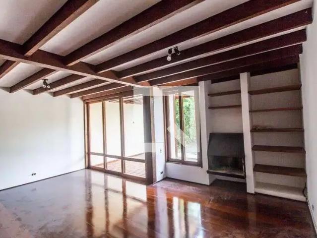 Casa / Sobrado para Locação em Santana de Parnaíba/SP Alphaville 3 Quartos