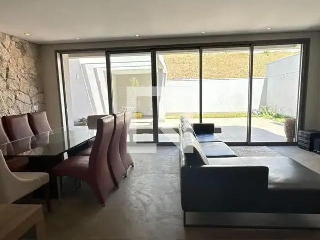 Casa / Sobrado para Locação em Santana de Parnaíba/SP Alphaville 3 Quartos