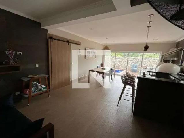 Casa / Sobrado para Locação em Santana de Parnaíba/SP Alphaville 3 Quartos