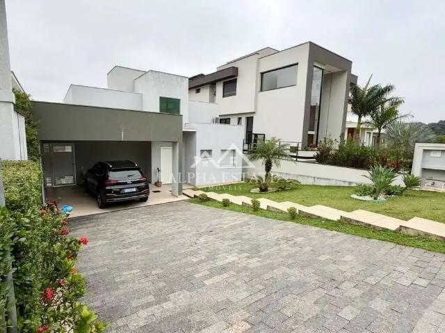Casa / Sobrado para Locação em Santana de Parnaíba/SP Alphaville 3 Quartos