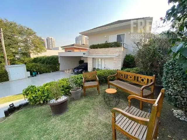 Casa / Sobrado para Locação em Santana de Parnaíba/SP Alphaville 7 Quartos