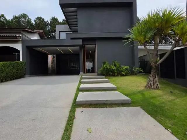 Casa / Sobrado para Locação em Santana de Parnaíba/SP Alphaville 4 Quartos