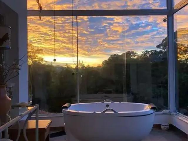 Casa / Sobrado para Locação em Santana de Parnaíba/SP Alphaville 4 Quartos