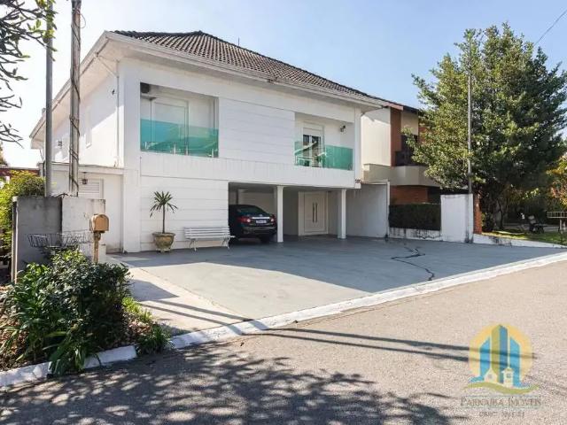 Casa / Sobrado para Locação em Santana de Parnaíba/SP Alphaville 4 Quartos