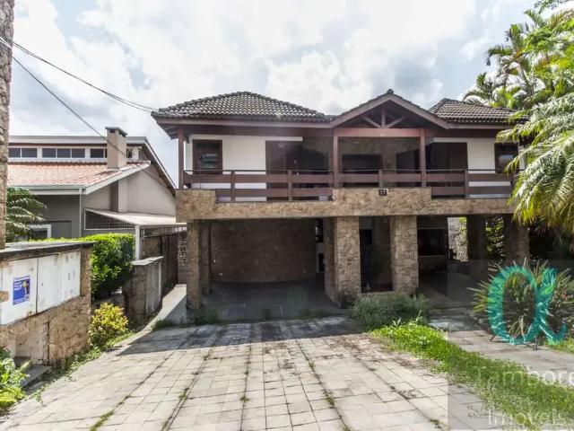 Casa / Sobrado para Locação em Santana de Parnaíba/SP Alphaville 4 Quartos