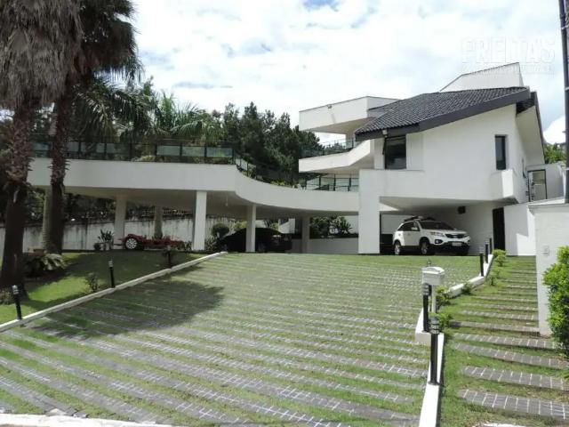 Casa / Sobrado para Locação em Santana de Parnaíba/SP Alphaville 4 Quartos