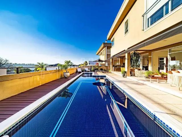 Casa / Sobrado para Locação em Santana de Parnaíba/SP Alphaville 4 Quartos