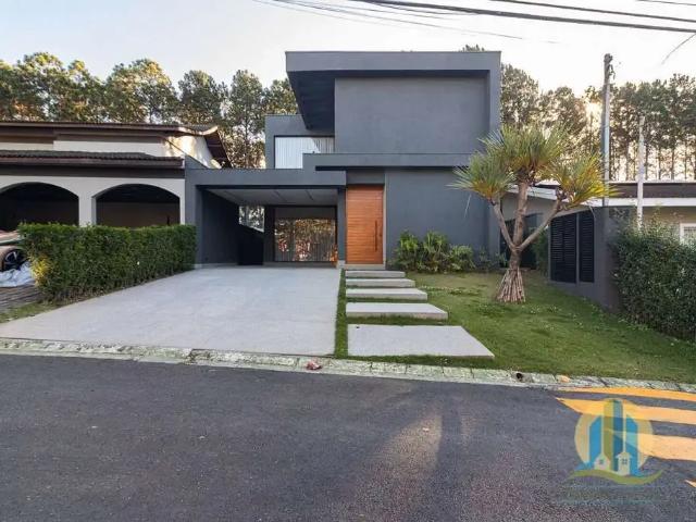 Casa / Sobrado para Locação em Santana de Parnaíba/SP Alphaville 4 Quartos