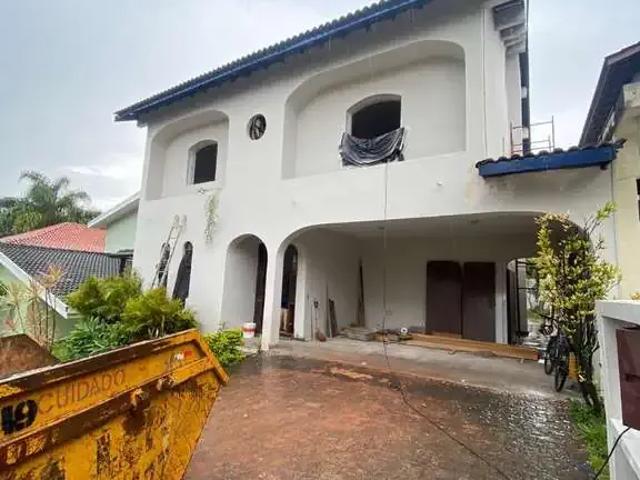 Casa / Sobrado para Locação em Santana de Parnaíba/SP Alphaville 4 Quartos