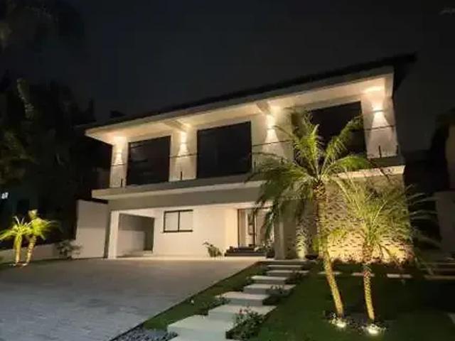 Casa / Sobrado para Locação em Santana de Parnaíba/SP Alphaville 4 Quartos