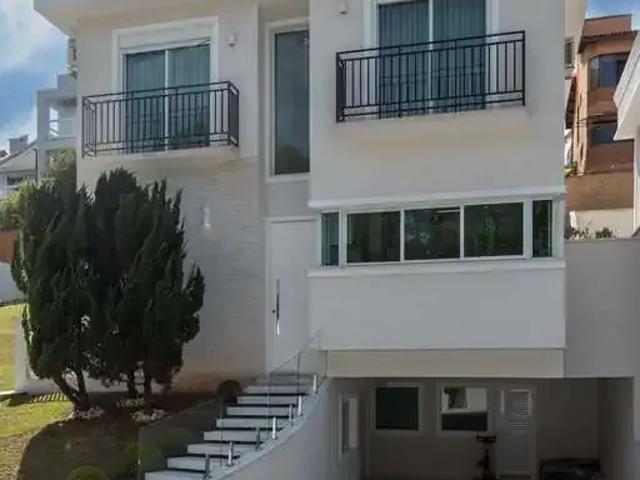 Casa / Sobrado para Locação em Santana de Parnaíba/SP Alphaville 5 Quartos