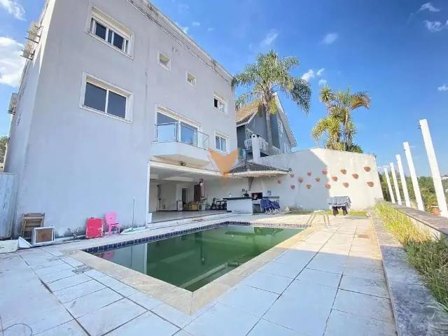 Casa / Sobrado para Locação em Santana de Parnaíba/SP Alphaville 5 Quartos