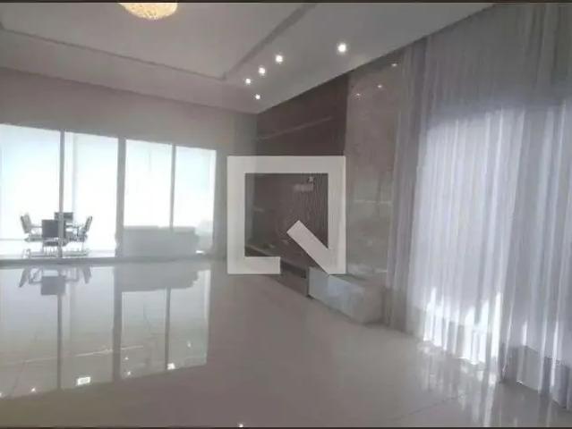 Casa / Sobrado para Locação em Santana de Parnaíba/SP Alphaville 5 Quartos