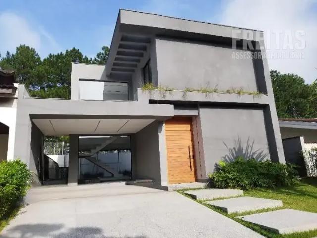 Casa / Sobrado para Locação em Santana de Parnaíba/SP Alphaville 6 Quartos