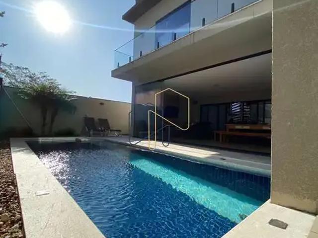 Casa / Sobrado para Locação em Santana de Parnaíba/SP Genesis 2 5 Quartos
