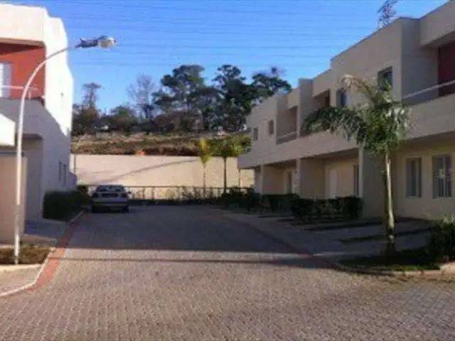 Casa / Sobrado para Locação em Santana de Parnaíba/SP Jardim Professor Benoá 3 Quartos