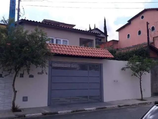 Casa / Sobrado para Locação em Santana de Parnaíba/SP Jardim São Luís 3 Quartos